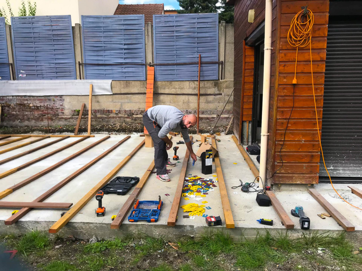 Installation de terrasse en bois avec Place Au Jardin